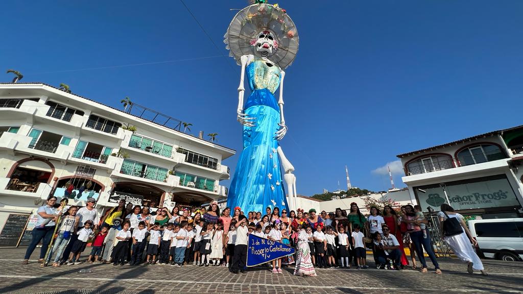 Pequeñines admiraron la Catrina Monumental | Meridiano.mx