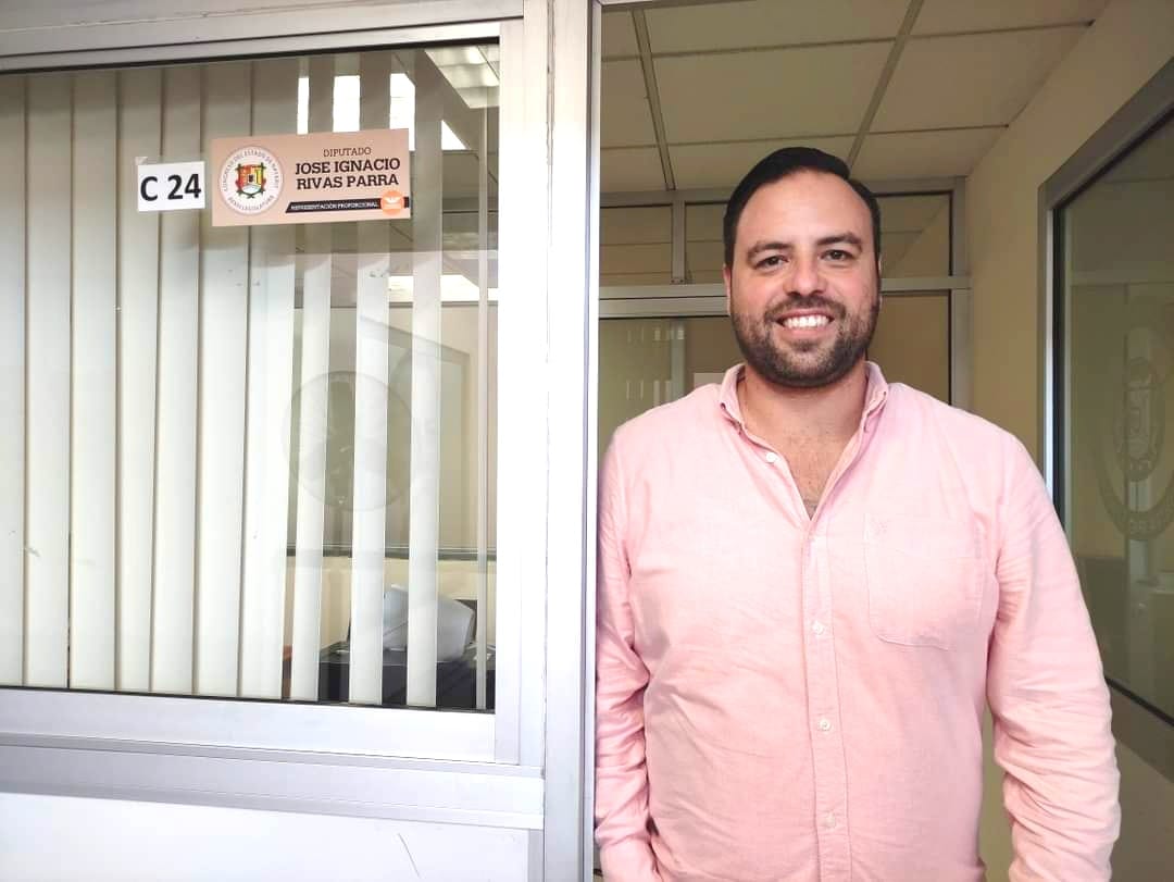 Ofrece Nacho Rivas dulces para posadas navideñas | Meridiano.mx