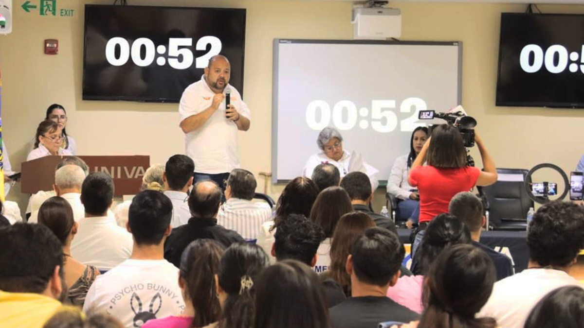 Participa Ramón Guerrero en diálogo universitario | Meridiano.mx