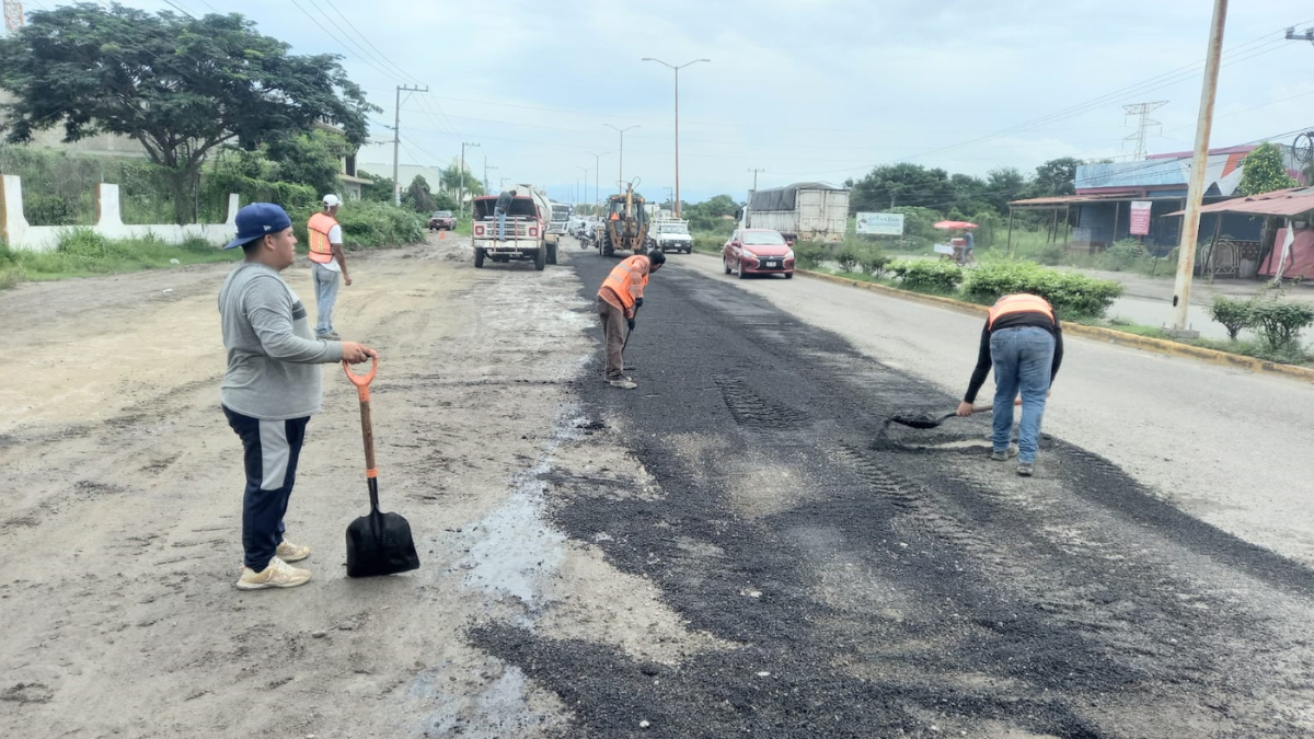 Reparan el pavimento del crucero de El Manguito | Meridiano.mx