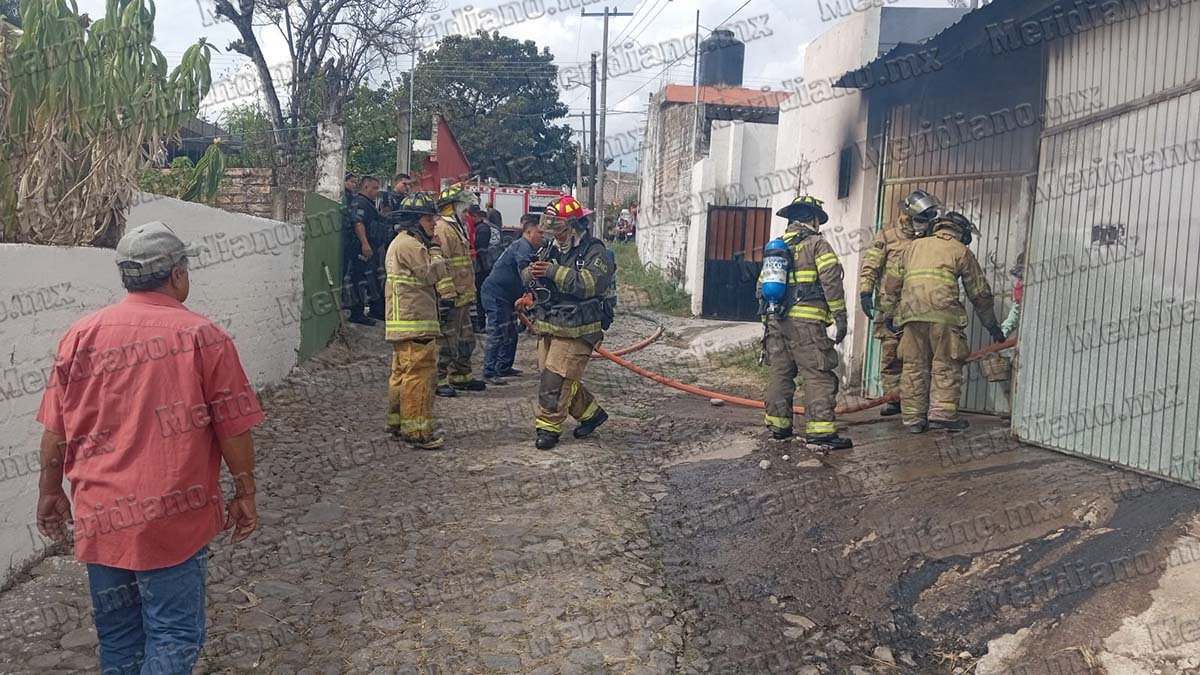 Arde bodega con todo y tractor en Xalisco | Meridiano.mx